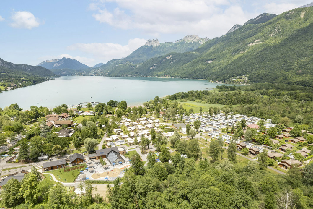 Campsites France | 4 and 5 stars with water park | Campings.Luxury