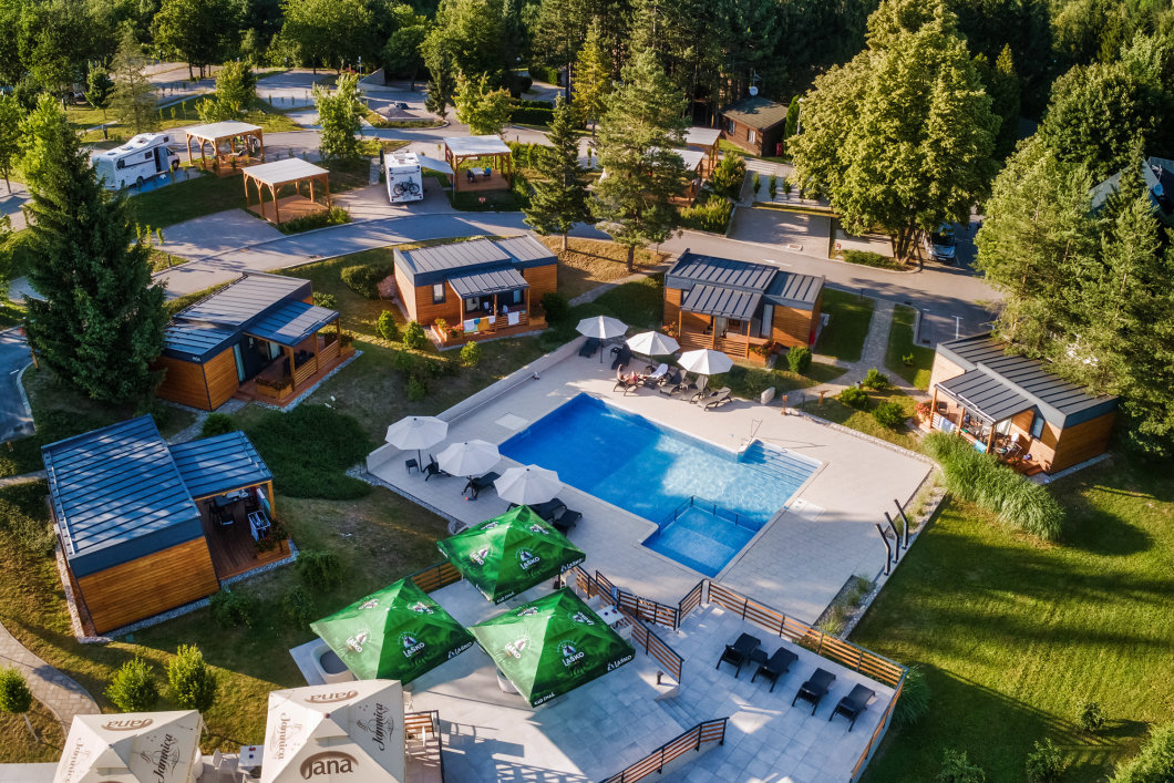 Kamp Rakovica | 4 i 5 zvjezdica s vodenim parkom | Campings.Luxe
