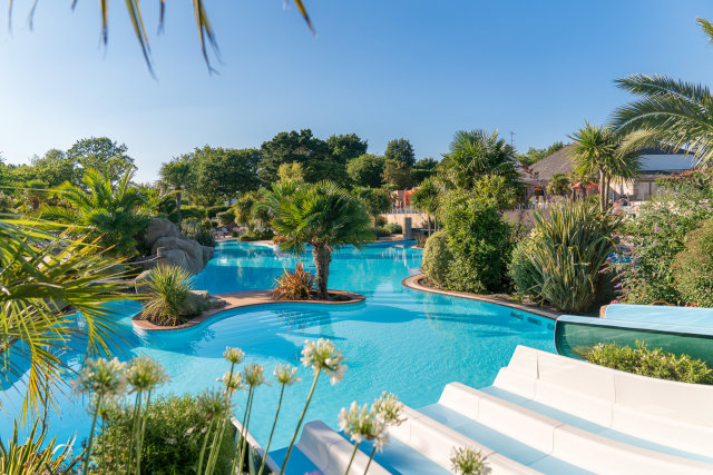 Campsites France | 4 and 5 stars with water park | Campings.Luxury
