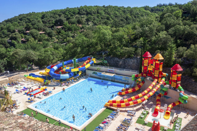 Camping Cévennes | 4 et 5 étoiles avec parc aquatique | Campings.Luxe