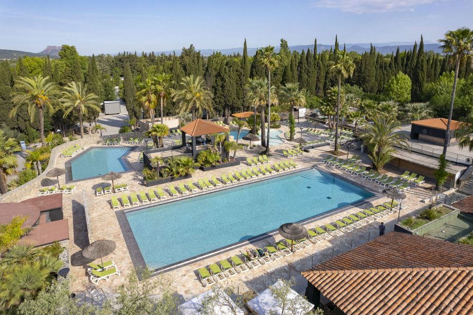 Campsites France | 4 and 5 stars with water park | Campings.Luxury