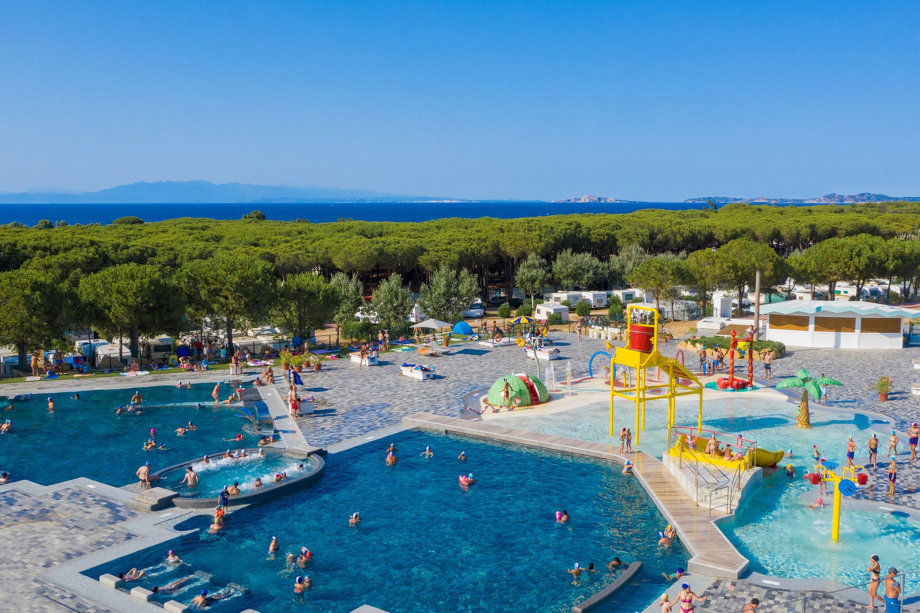 Campsites Italy | 4 and 5 stars with water park | Campings.Luxury