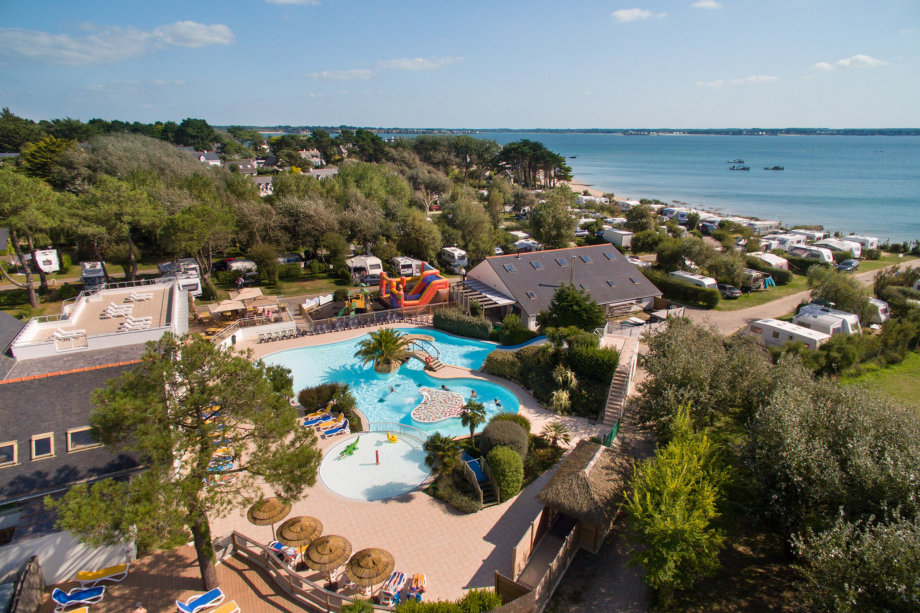 Campsites France | 4 and 5 stars with water park | Campings.Luxury