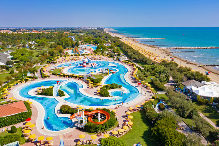 Campsites Italy | 4 and 5 stars with water park | Campings.Luxury