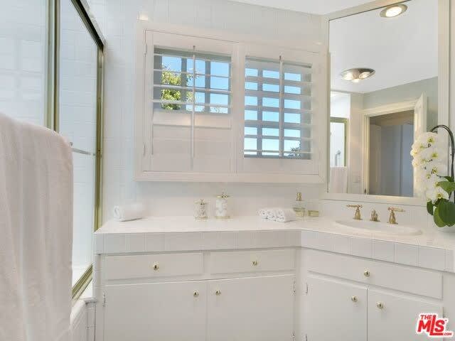 Tongareva Beach Estate | LA Luxuries | Los Angeles Luxury Vacation ...