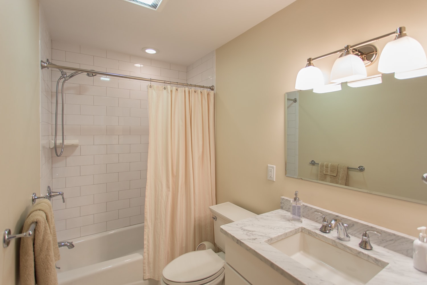 Updated Foreside Common Condo! | The David Banks Team | RE/MAX By The ...