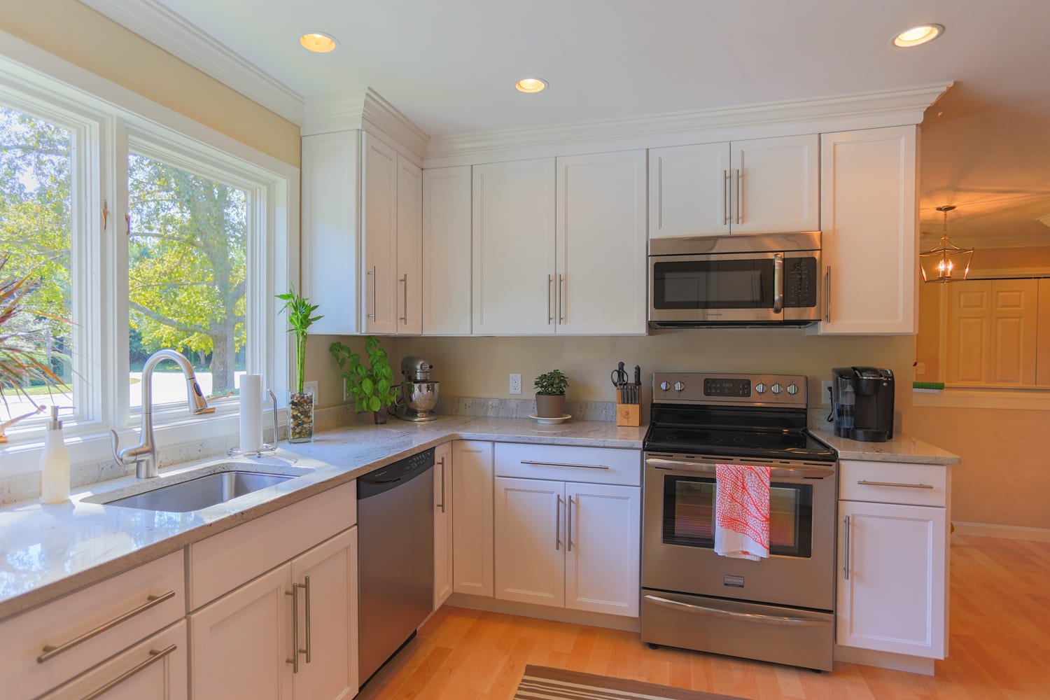 Updated Foreside Common Condo! | The David Banks Team | RE/MAX By The ...