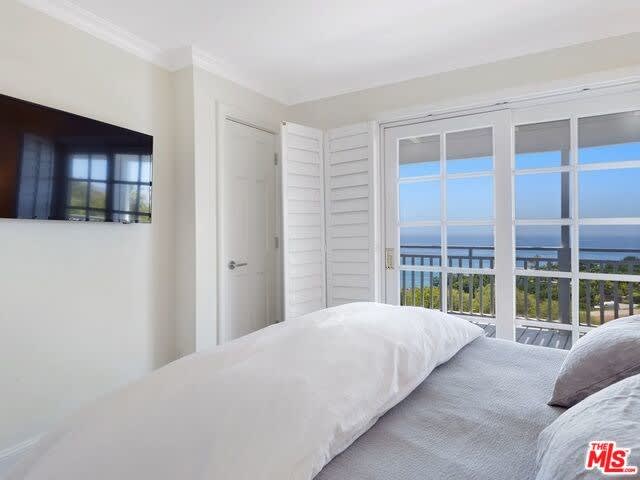 Tongareva Beach Estate | LA Luxuries | Los Angeles Luxury Vacation ...