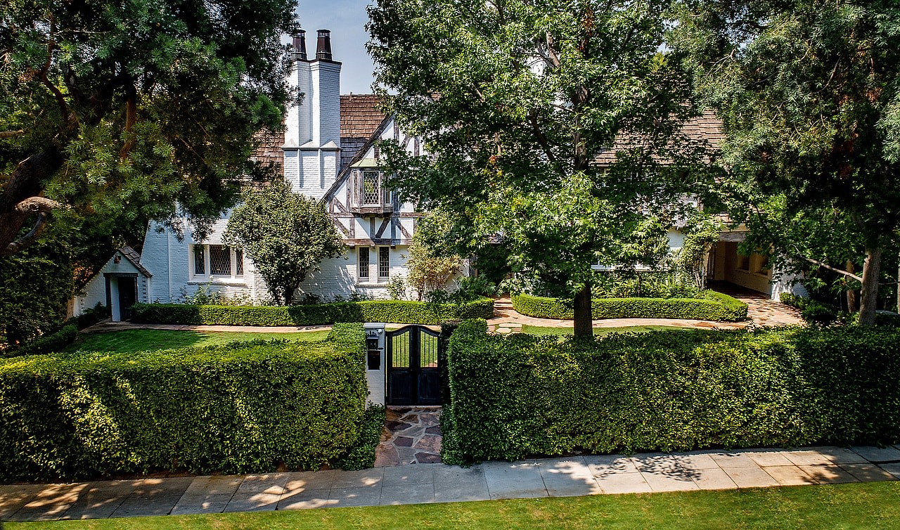 Exquisite Beverly Hills Flats Compound | 707 N. Arden Drive