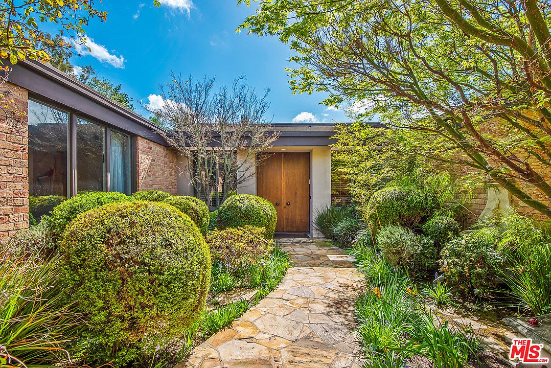 Summit Drive Luxury | LA Luxuries | Los Angeles Luxury Vacation & Rentals