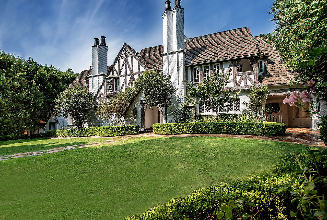 Exquisite Beverly Hills Flats Compound | 707 N. Arden Drive