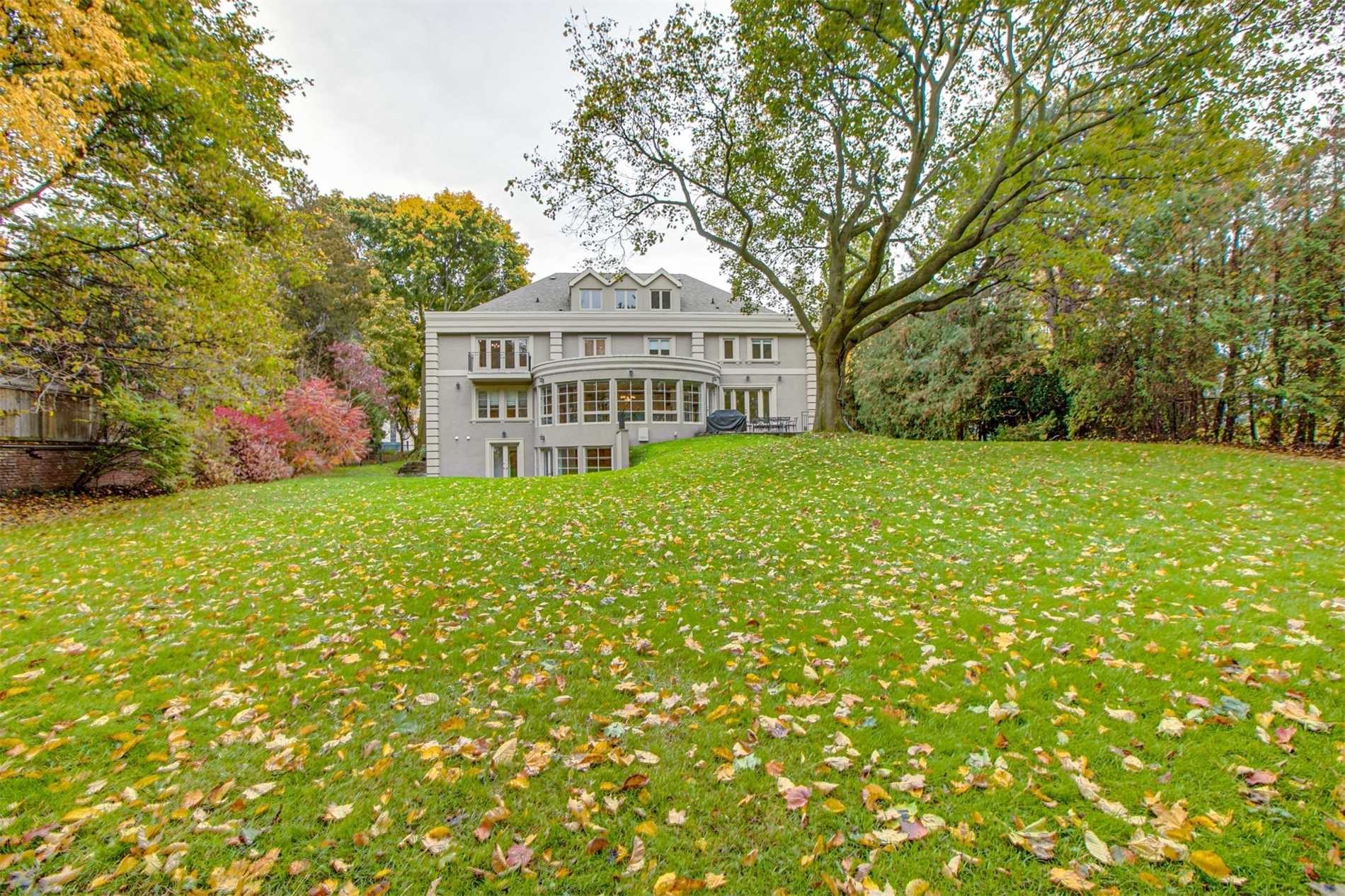 Stately York Mills Residence | 39 Bayview Ridge | Barry Cohen Homes