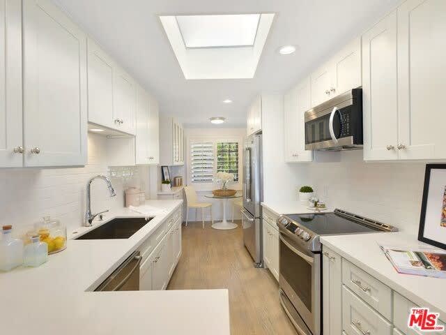 Tongareva Beach Estate | LA Luxuries | Los Angeles Luxury Vacation ...