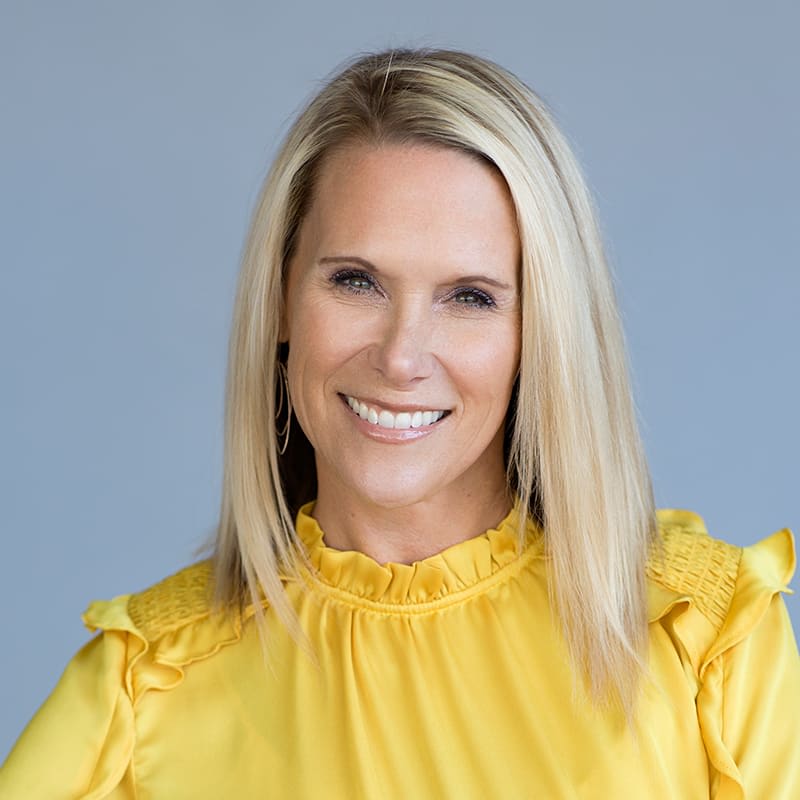 About Tracy van Ravensway