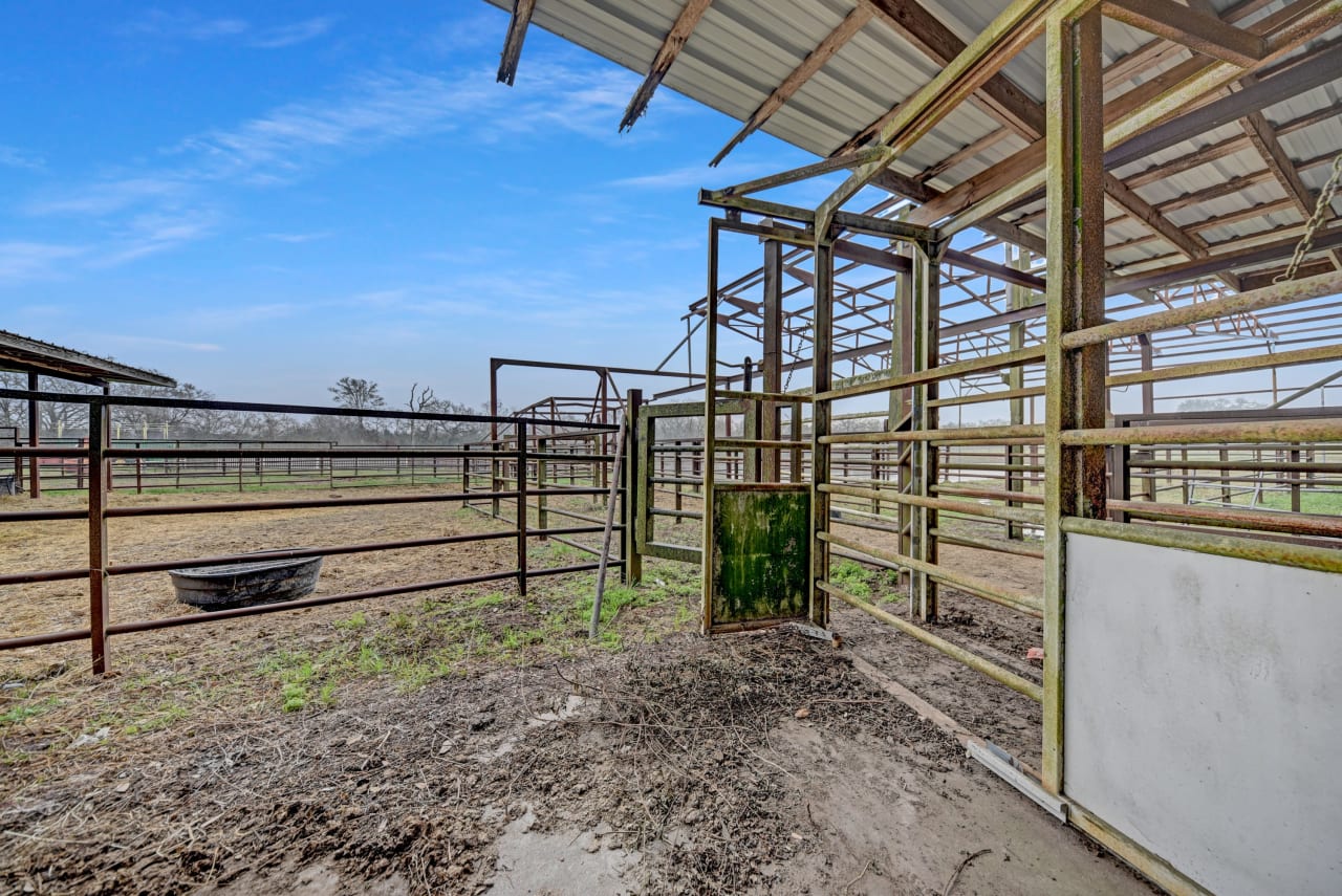 Iconic Diamond L Ranch Located in Washington County Between Brenham ...