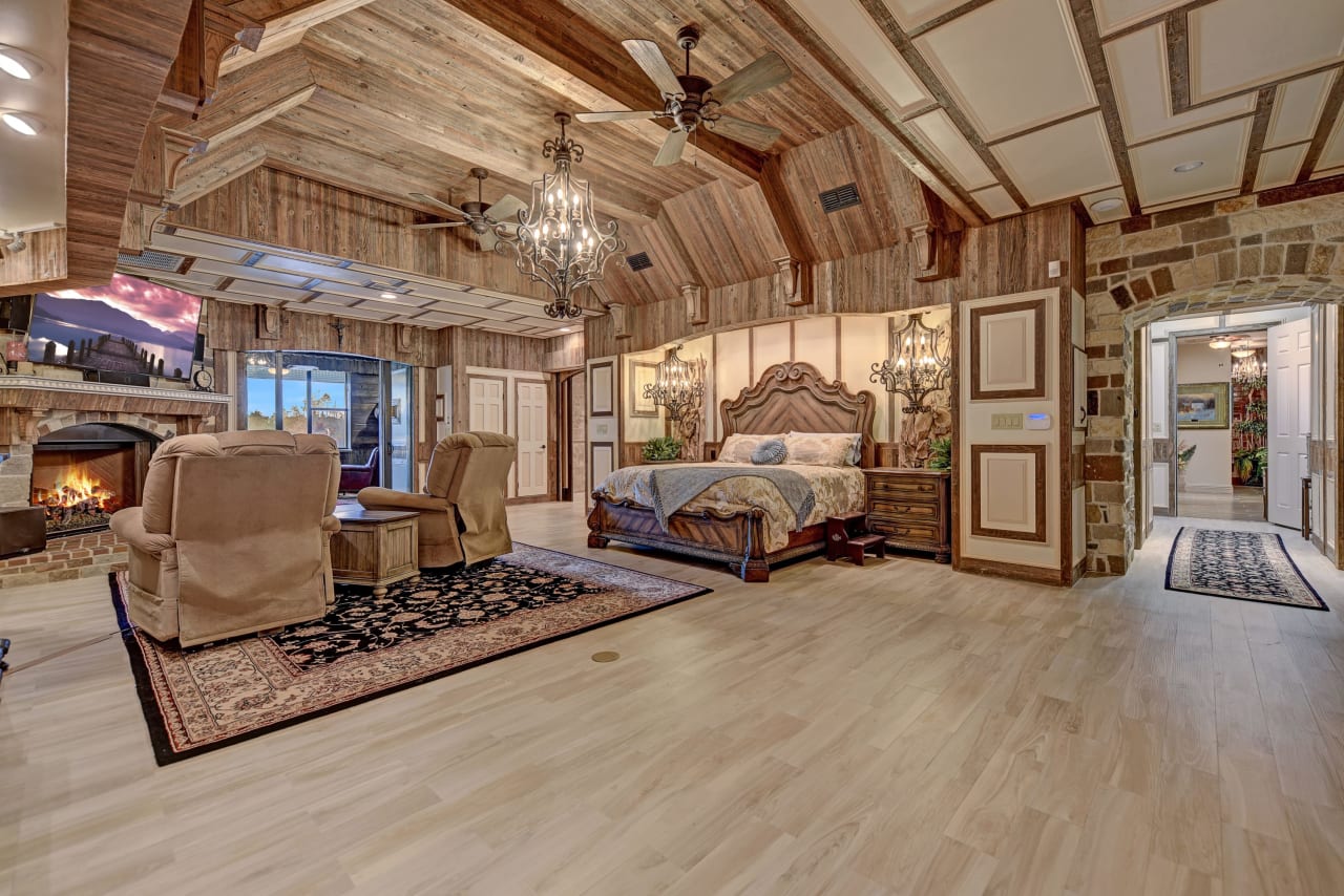 Iconic Diamond L Ranch Located in Washington County Between Brenham ...