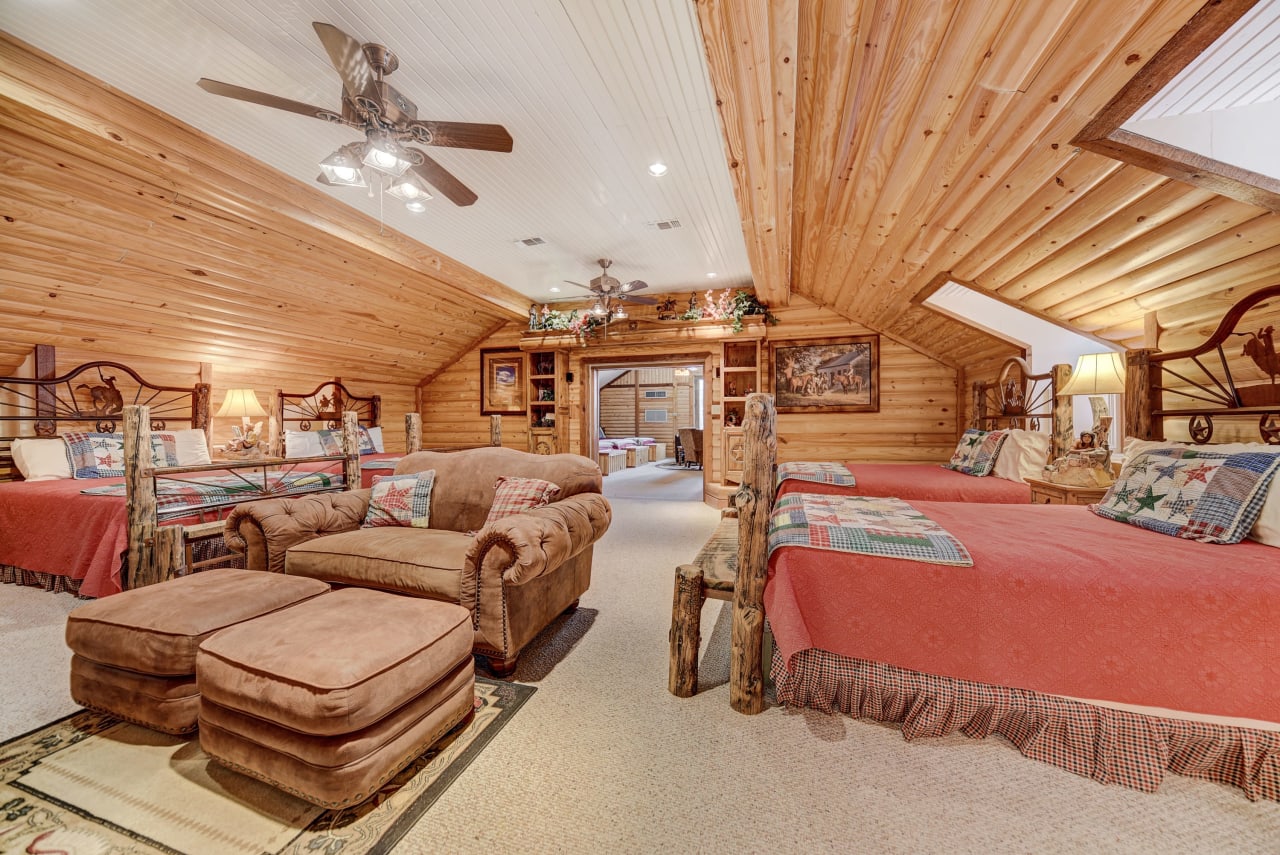 Iconic Diamond L Ranch Located in Washington County Between Brenham ...