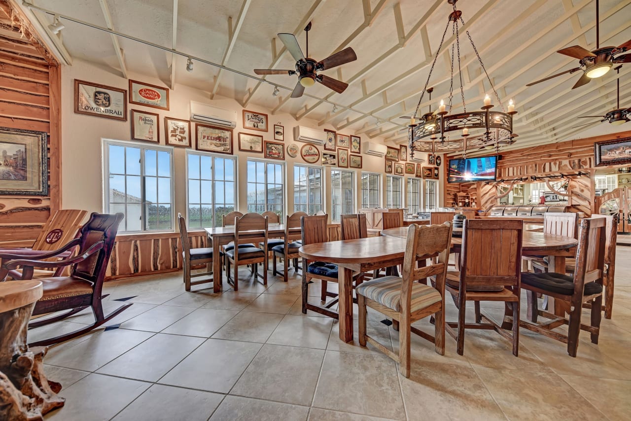 Iconic Diamond L Ranch Located in Washington County Between Brenham ...