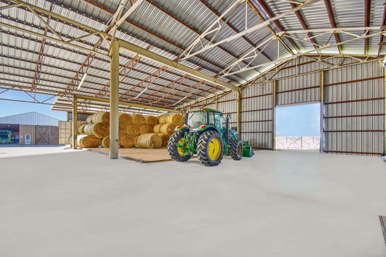 Iconic Diamond L Ranch Located in Washington County Between Brenham ...