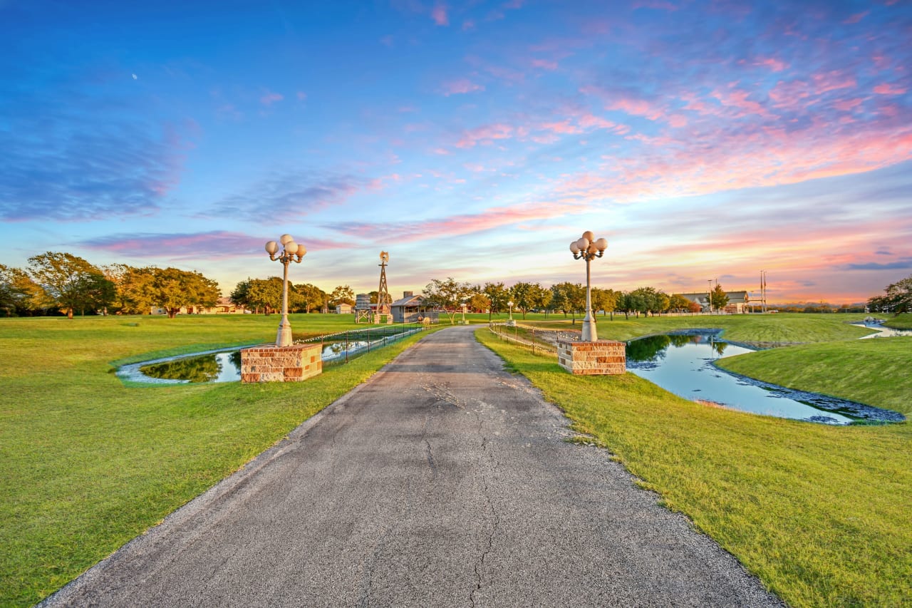 Iconic Diamond L Ranch Located in Washington County Between Brenham ...