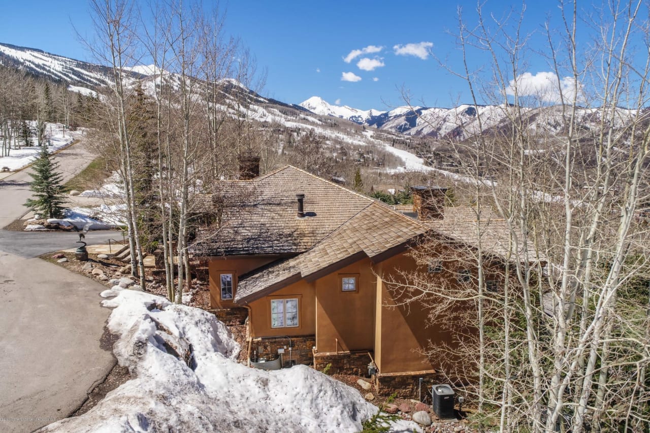 Traditional Snowmass with Mt Daly Views