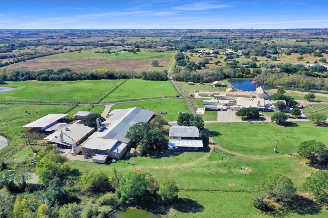 Iconic Diamond L Ranch Located in Washington County Between Brenham ...