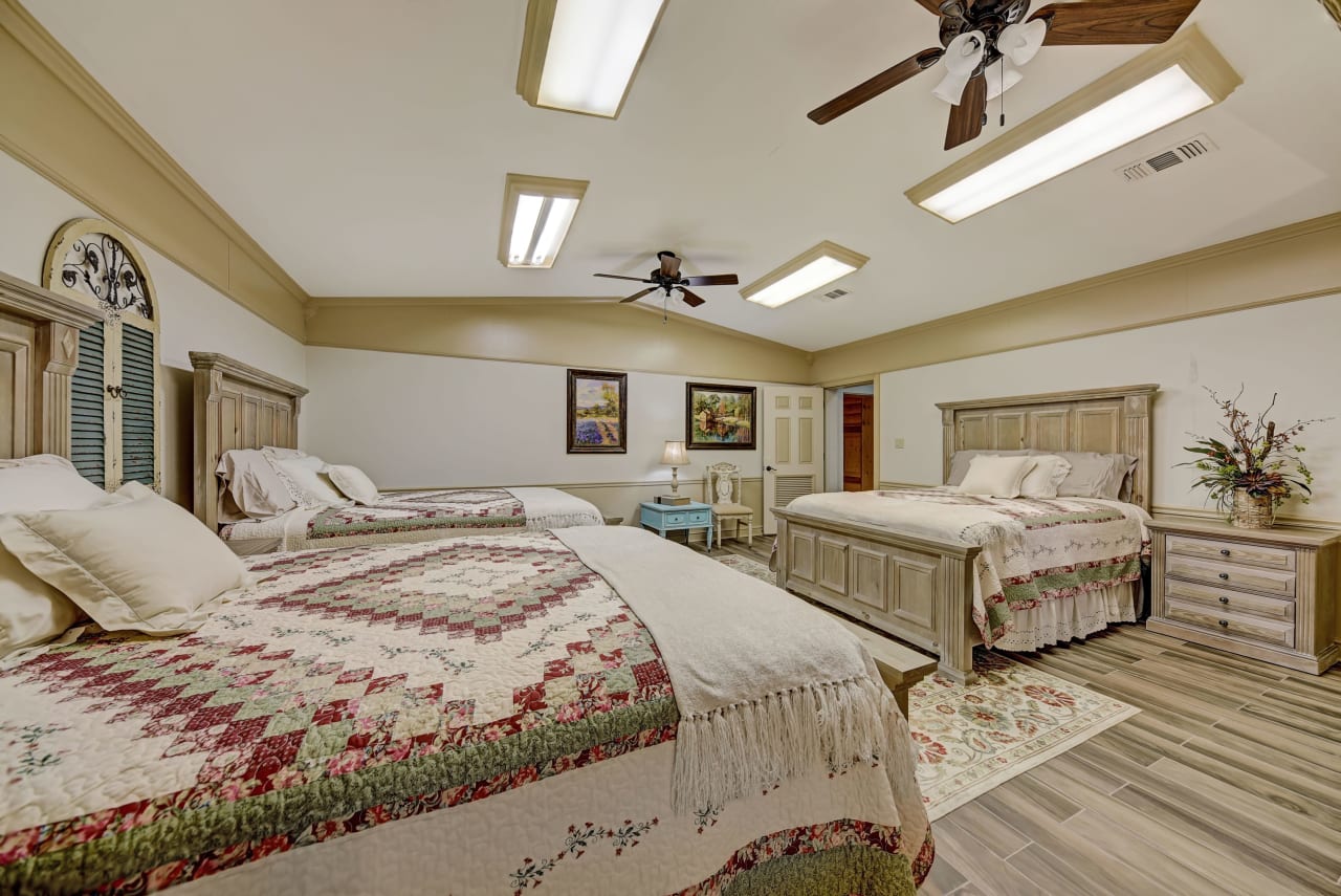 Iconic Diamond L Ranch Located in Washington County Between Brenham ...