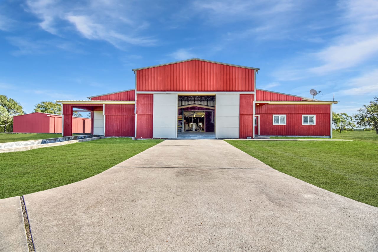 Iconic Diamond L Ranch Located in Washington County Between Brenham ...