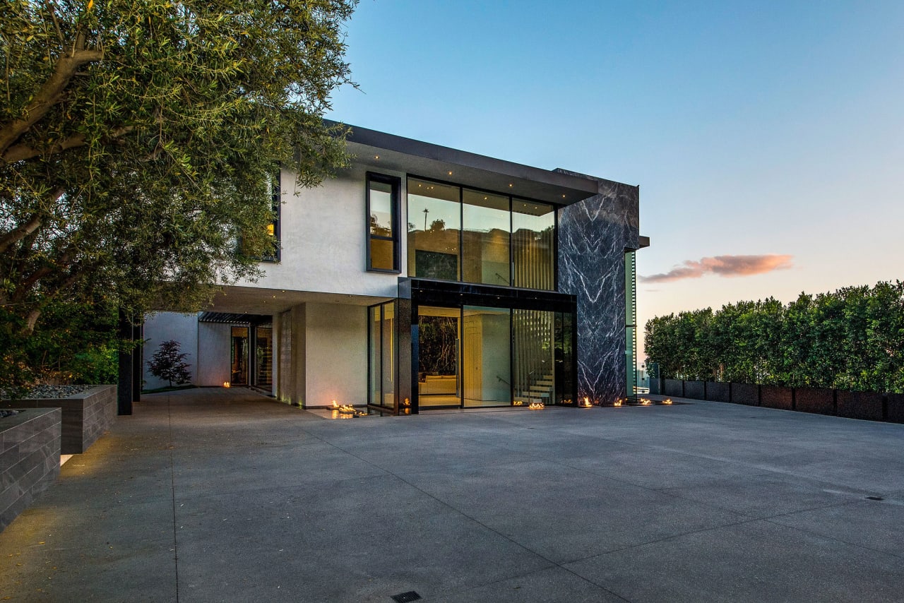 SOLD | 1677 N Doheny Dr, Los Angeles, Ca 90069 | The Fridman Group