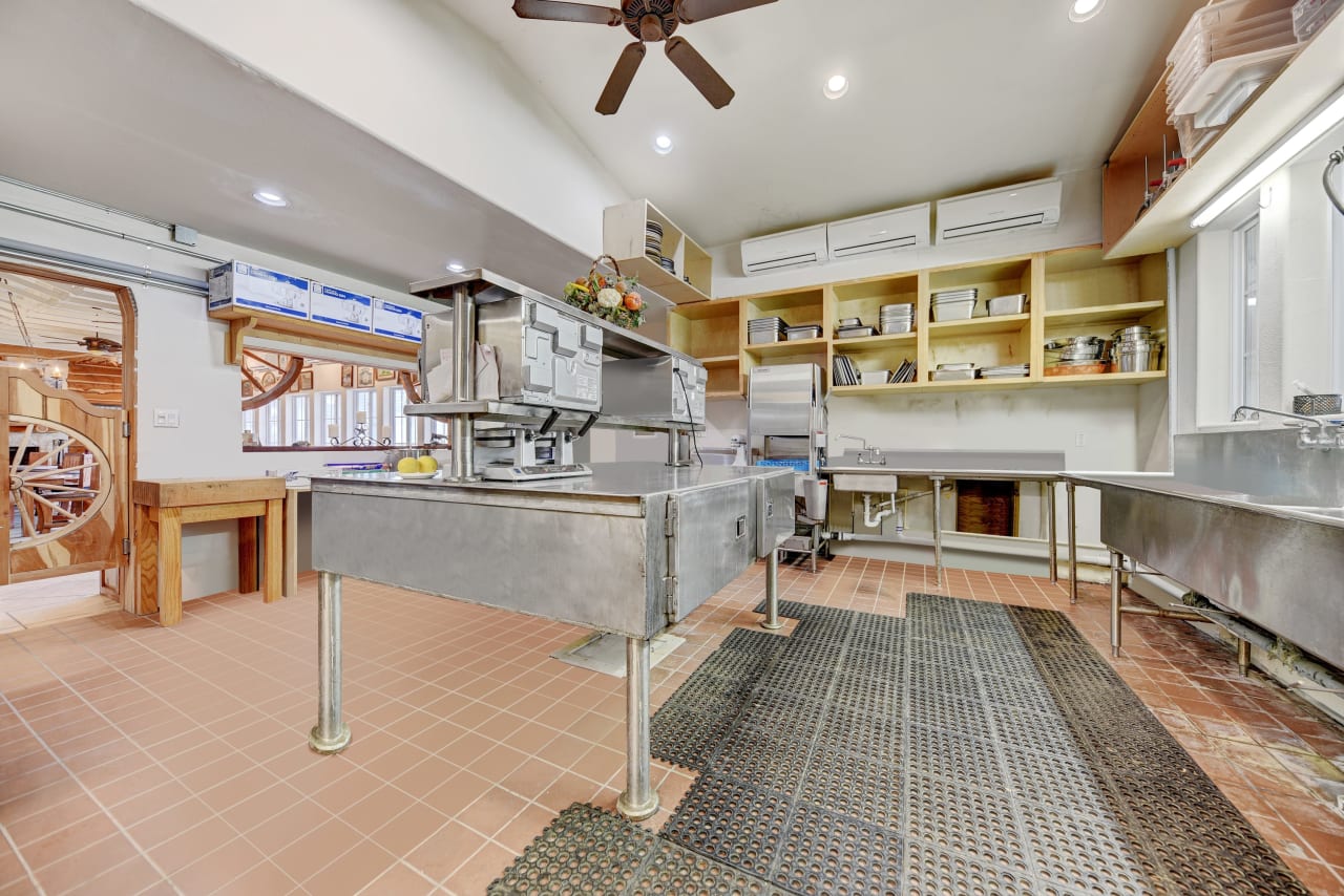 Iconic Diamond L Ranch Located in Washington County Between Brenham ...