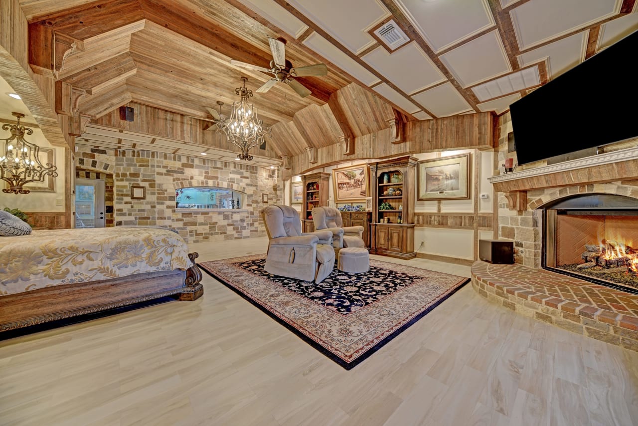 Iconic Diamond L Ranch Located in Washington County Between Brenham ...