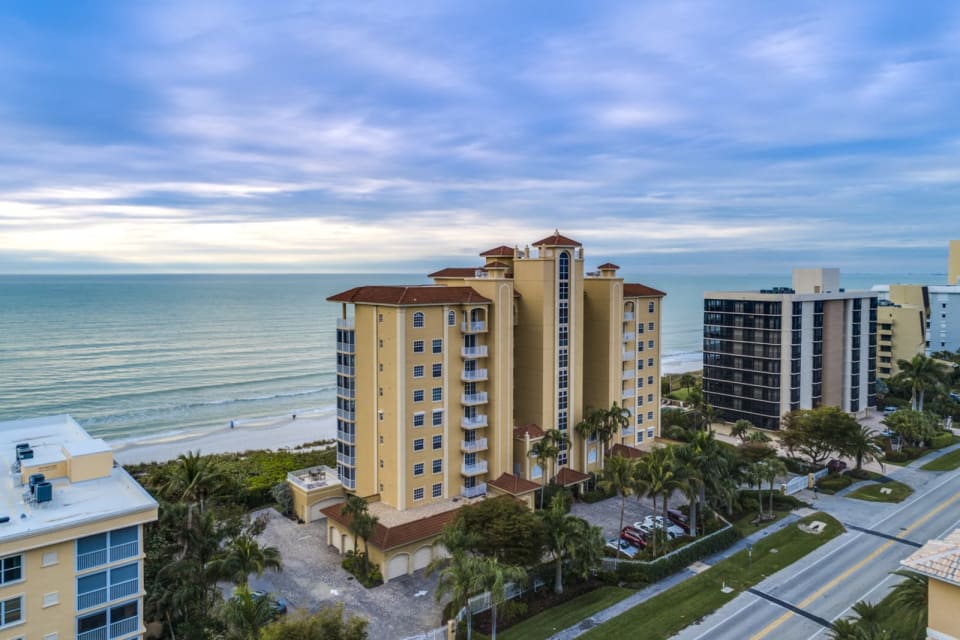 Should You Purchase a Home in a Luxury High-Rise Building?