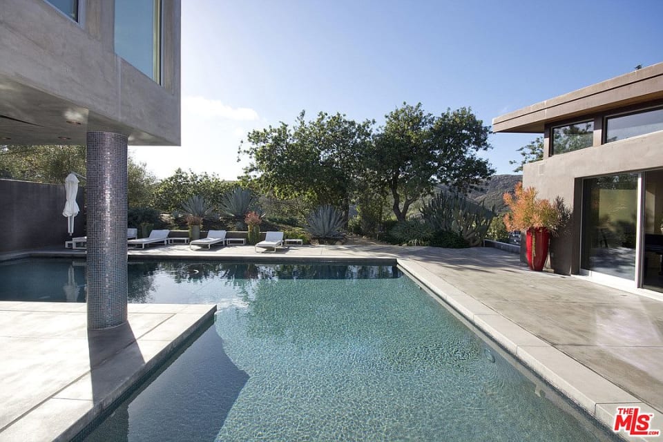Decker Canyon Rd - Beautiful Modern Style Estate in Malibu | LA ...