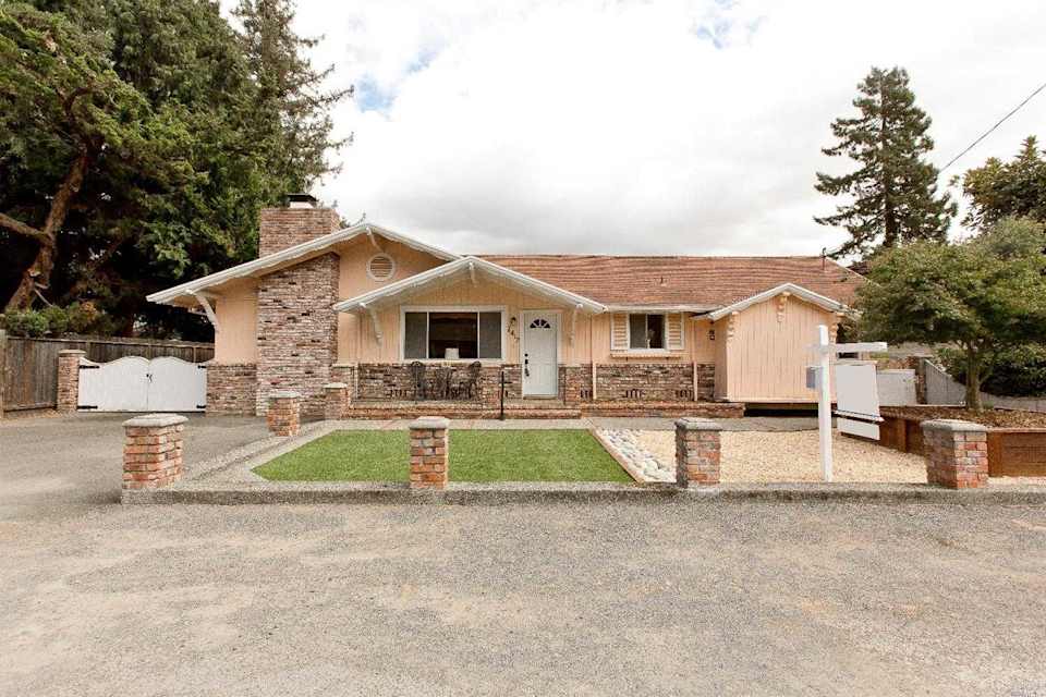 MLS# 21721841 - 2417 W Park Ave, Napa, CA 94558