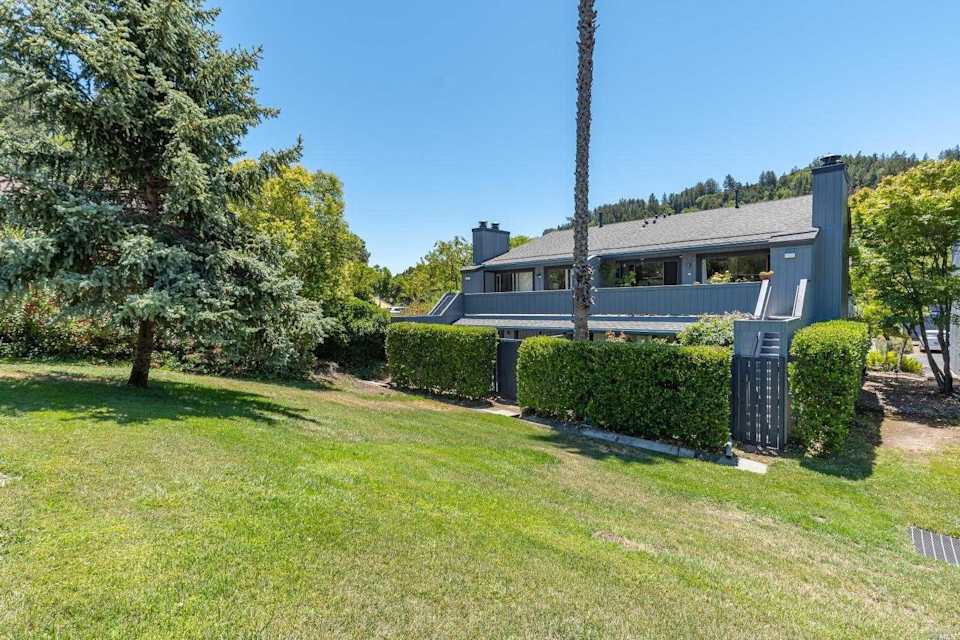 MLS# 322063474 - 13 Herrera Dr, Fairfax, CA 94930