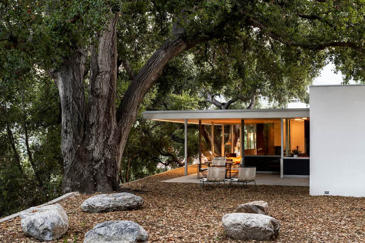 RICHARD NEUTRA’S TAYLOR HOUSE IS NOW AVAILABLE FOR RENT