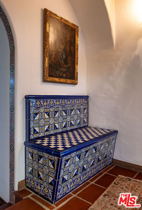 Castillo del Lago in Hollywood Hills