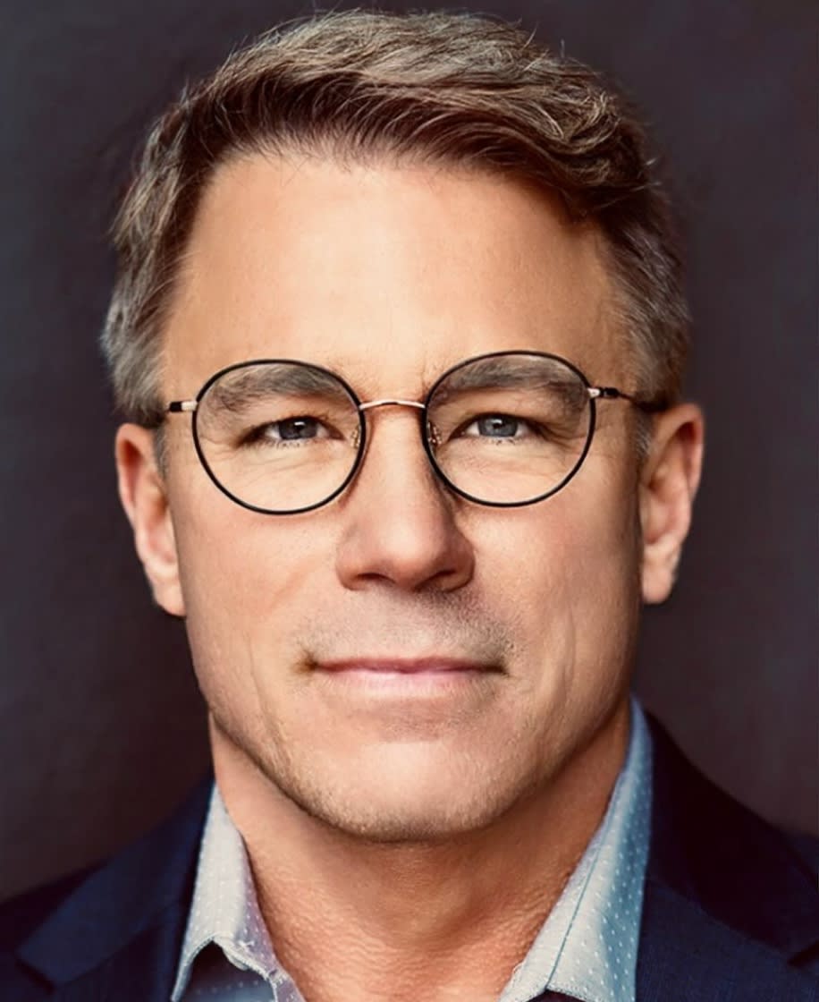 Robert Castle | Real Estate Agent Serving Beverly Hills, CA