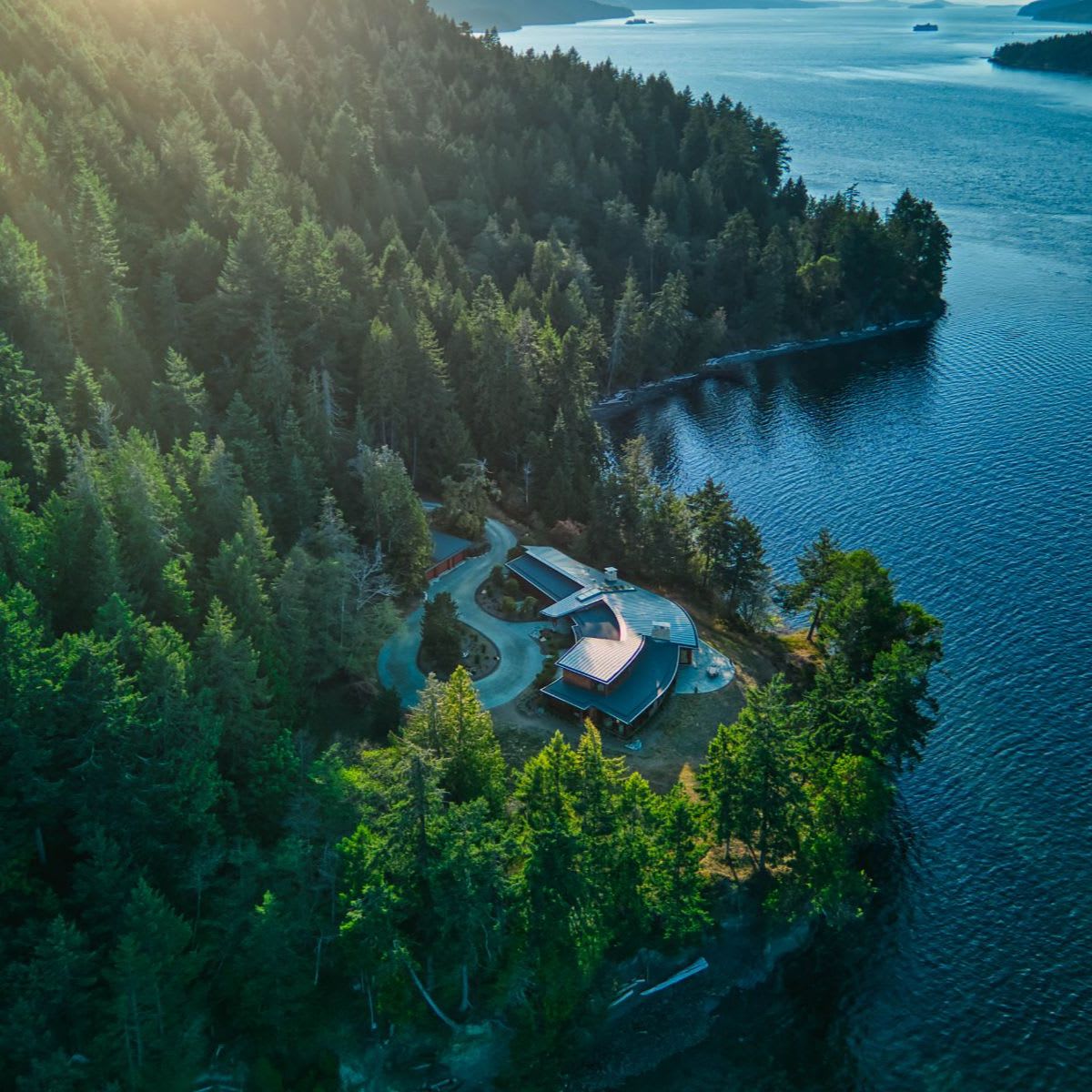 The Point House Estate | Hague Eastman and Associates & The Frosch Group