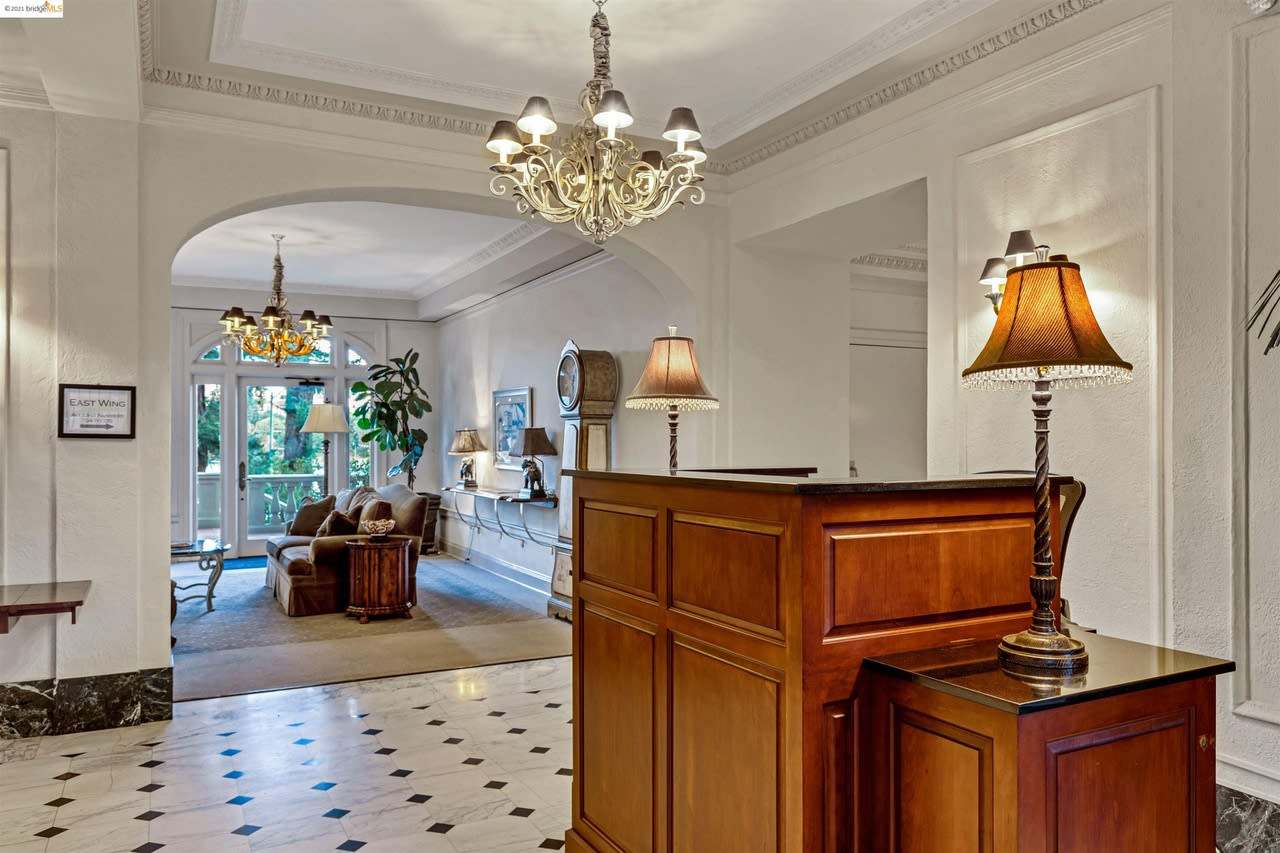 200 Lakeside Dr #505