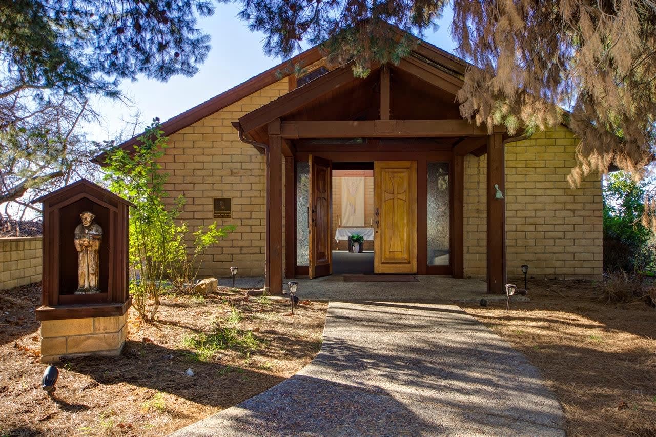 8561 West Lilac Road | Ken Follis & Sharon Robinson Group