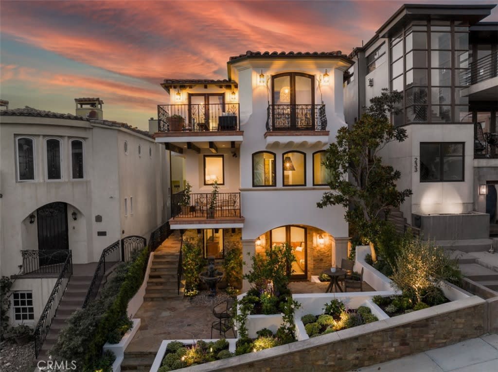 The Manhattan Beach Ultra-Luxury Market: What You Need to Know | Blog ...