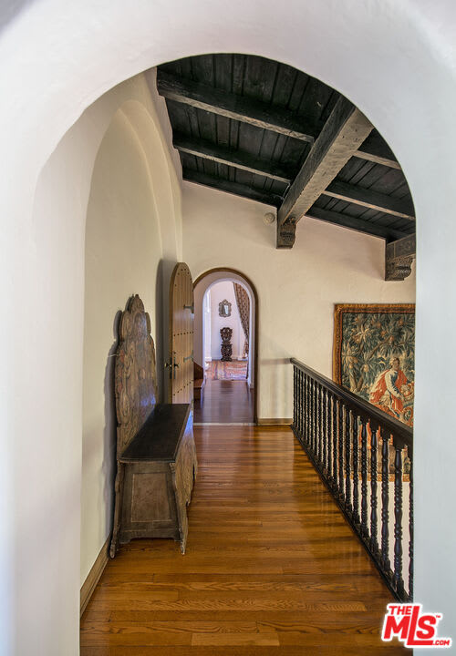 Castillo del Lago in Hollywood Hills