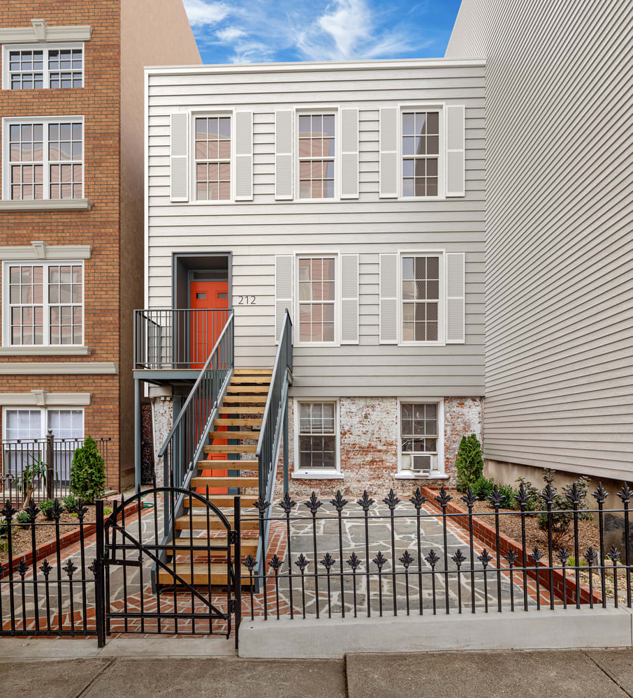 212 Calyer St | The Coast