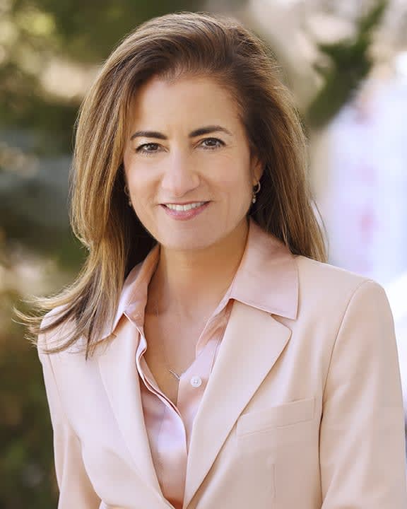 About Stephanie Mallios | Stephanie Mallios Team