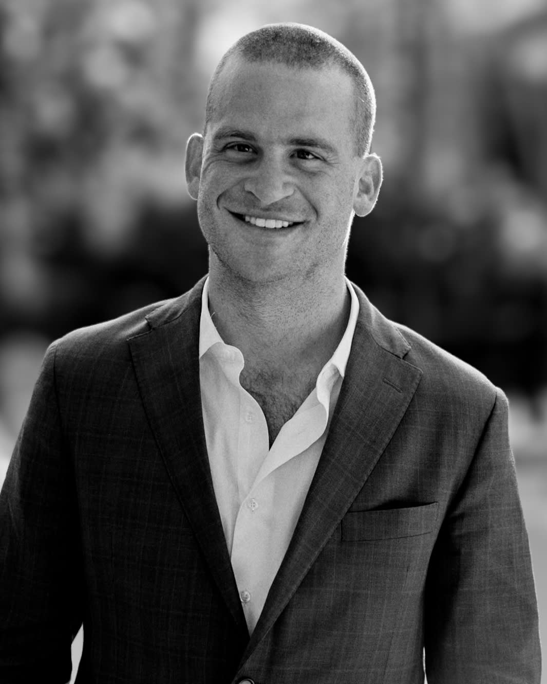 Associates | Carolwood | Beverly Hills Real Estate Agents