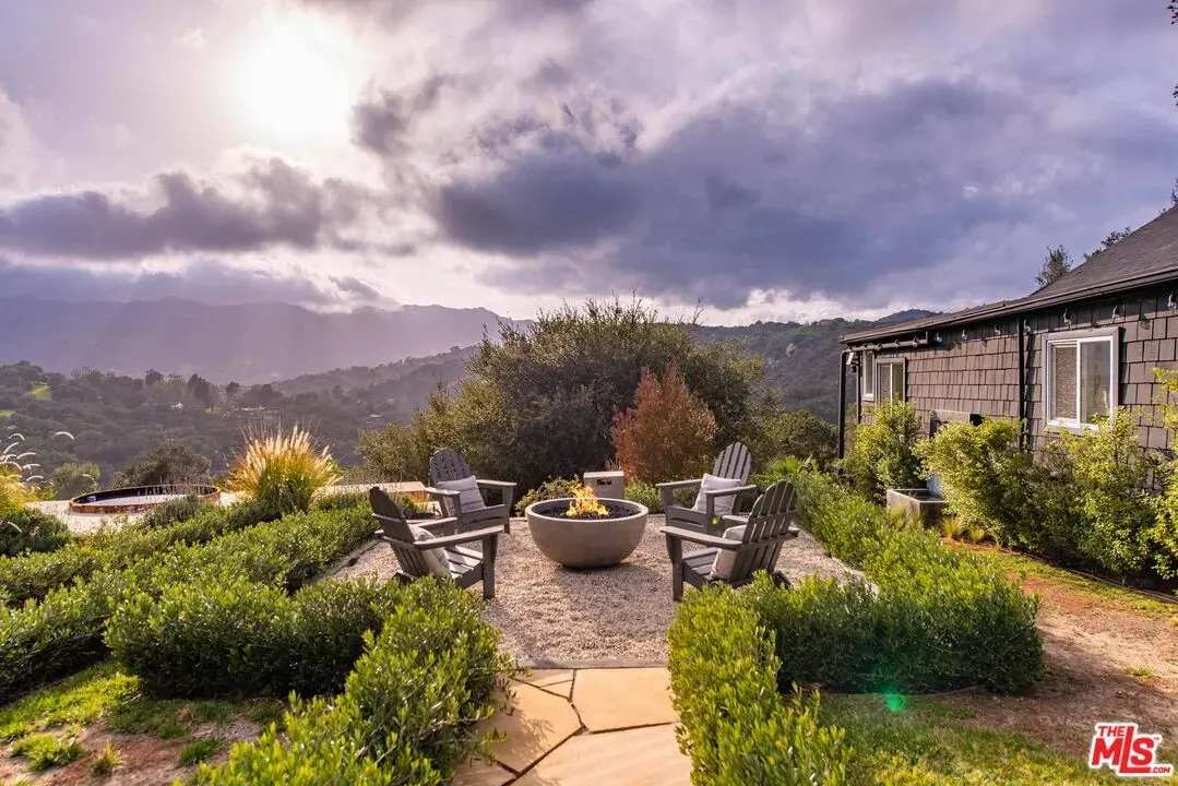 20756 Hillside Dr | Topanga, CA 90290 | 4 Beds, 3 Baths