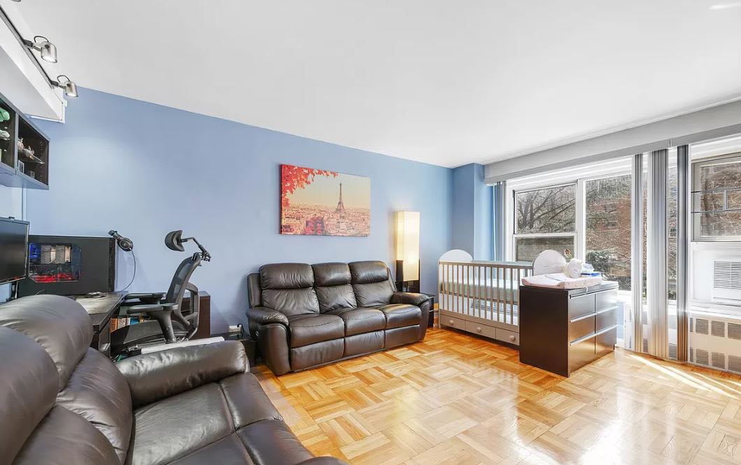 130 Saint Edwards St #2C