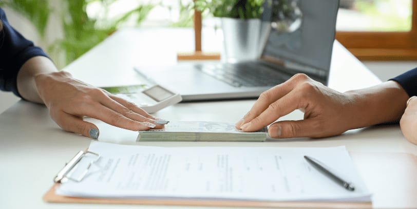 Navigating the Negotiation and Offer Stage: Maximizing Your Selling Price