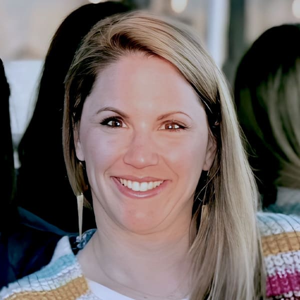 About Caroline Nick | Nourmand & Associates | Beverly Hills Real Estate